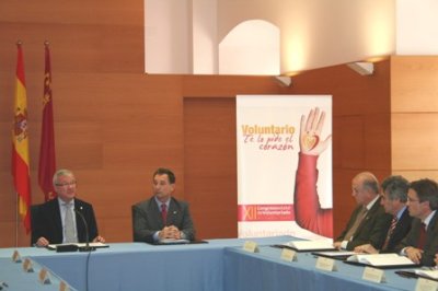 CARM.es - El presidente Valcárcel junto al consejero de Política Social ...